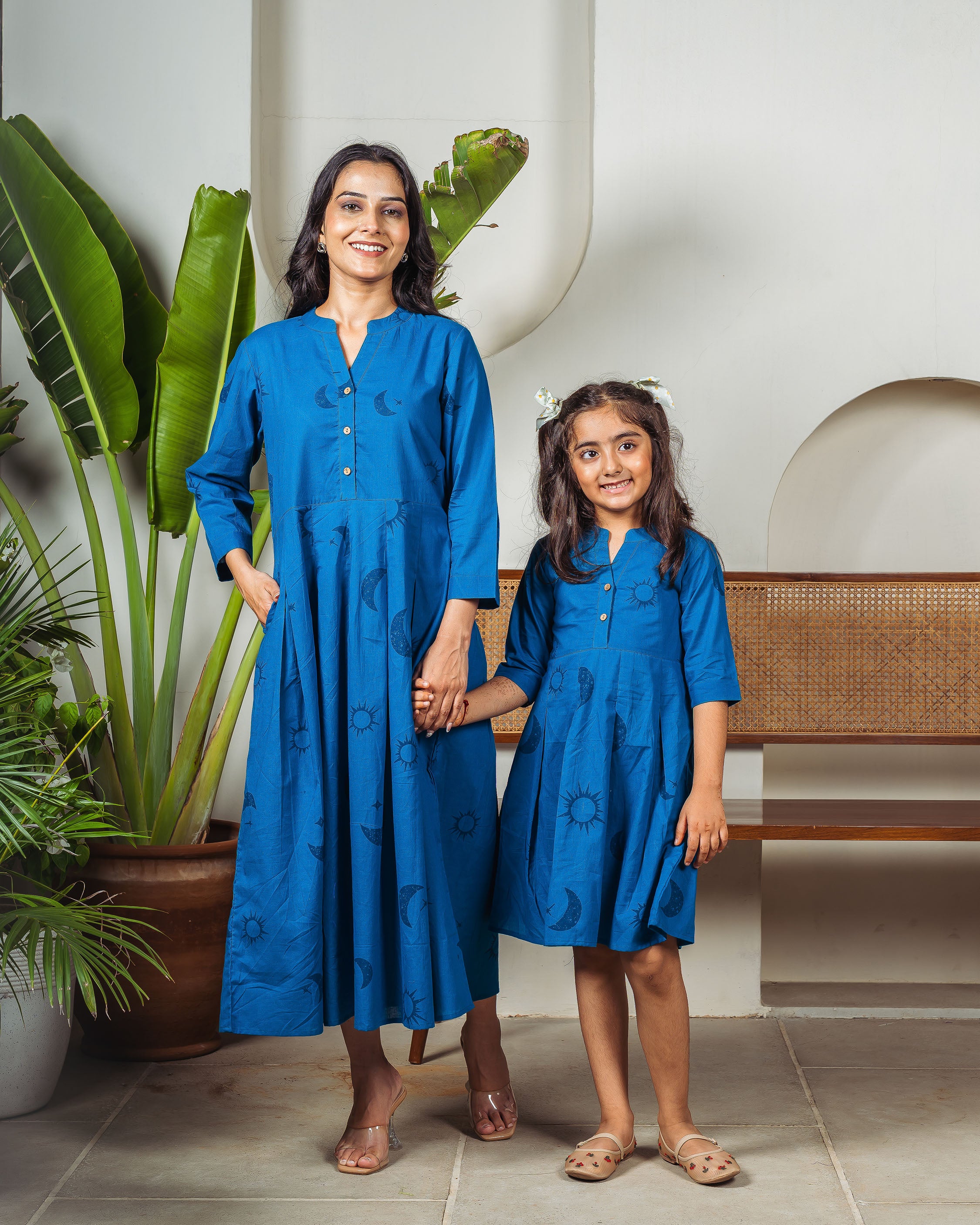 Teal Eclipse Mom and Daughter Cotton Dresses – Fashiana